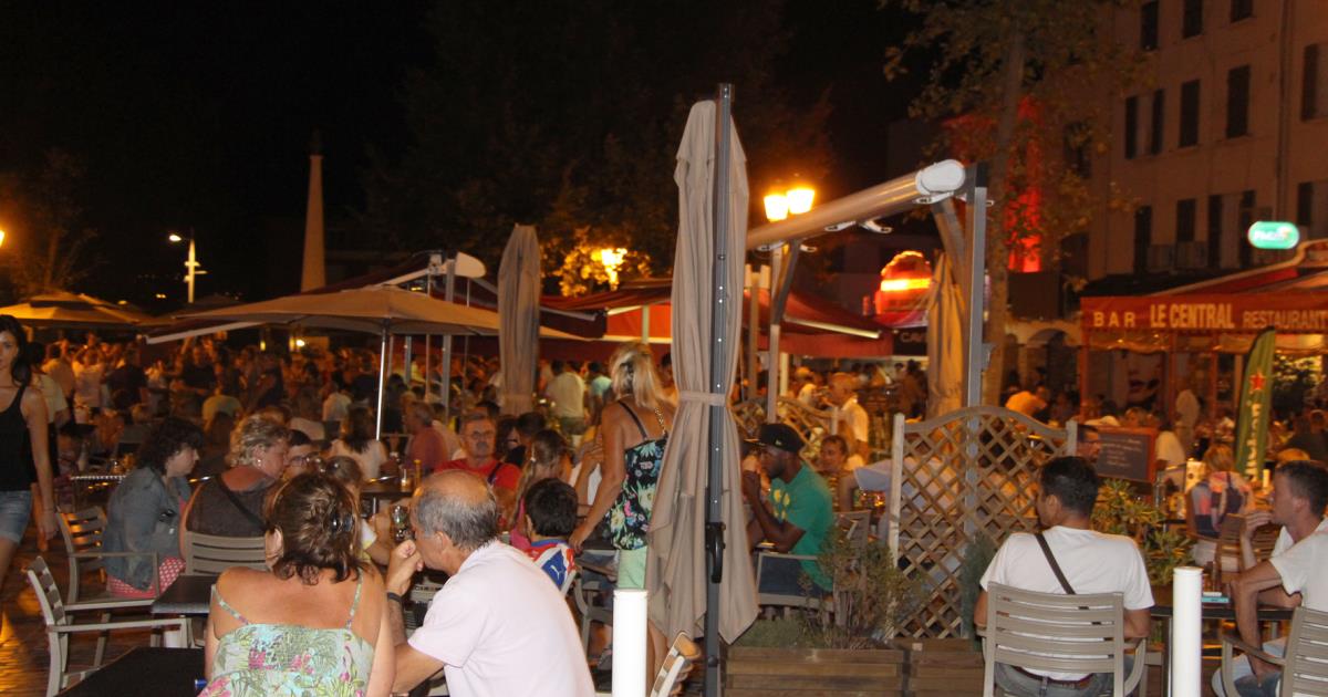 Animation musicale ( apéro concert - afterworks) sur la place Flamenq ...